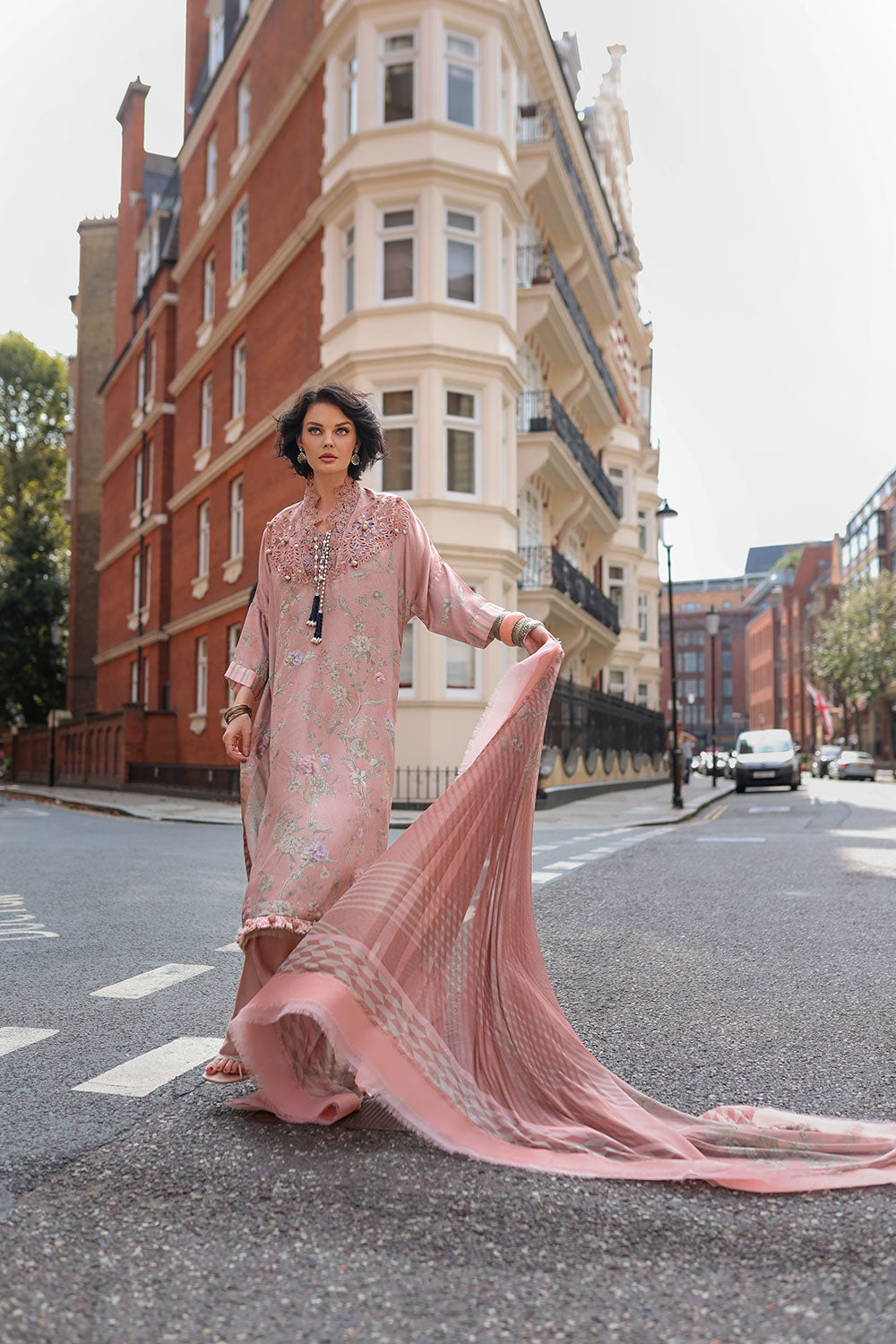 DESIGN 04 – Auraa Official