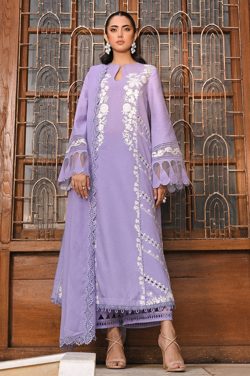 LILA – Auraa Official