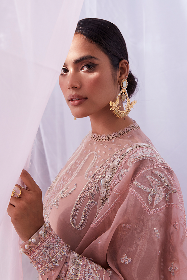 AVERY – Auraa Official